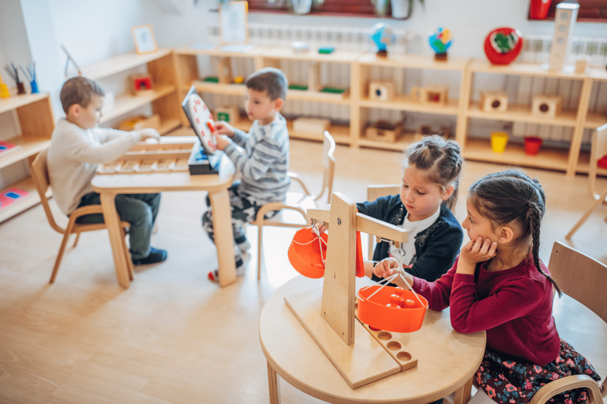 Montessori Preschools Vs. Traditional Preschool Education - MKU